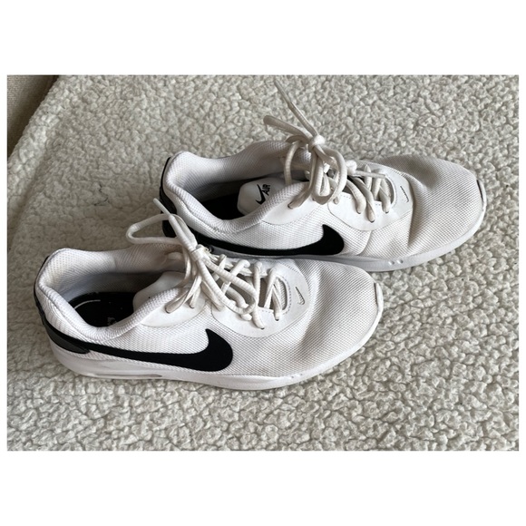 Nike | Shoes | Nike Air Sneakers Size 75 | Poshmark